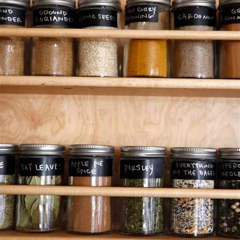 با مدل چیدمان مناسب ادویه جات در کابینت، به آشپزی خود نظم ببخشید ماگرتا