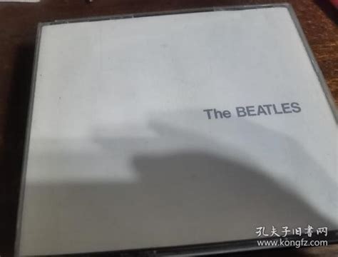 披头士乐队 同名专辑 The Beatles 年日首版 CD 歌词本封面右上角有水渍 孔夫子旧书网
