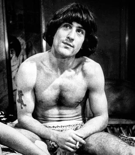 Robert De Niro Black And White Robert De Niro 70s De Niro In Cape