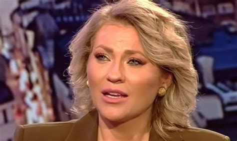 Fanii Au Luat O La Rost Pe Mirela Vaida