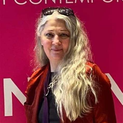 Книжарници Пазарджик Весела Коледа Духът на Коледа е във всички нас той ни прави по добри