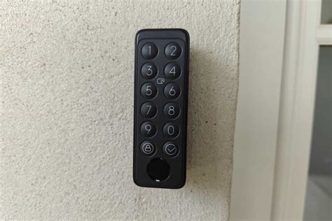 J ai testé la serrure connectée SwitchBot Lock Pro et ses accessoires Keypad Touch et Hub Mini