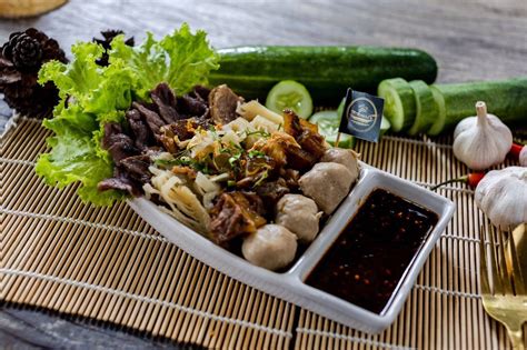 รีวิว ก๋วยเตี๋ยวเรือทองแพร304 เสียใจที่สั่งแคปหมู