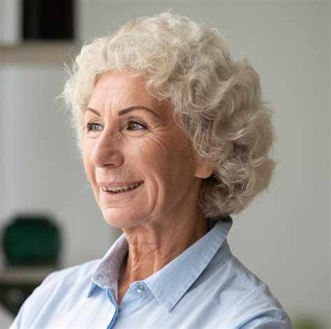 15 Best Hairstyles For Women Over 60 With Oval Faces