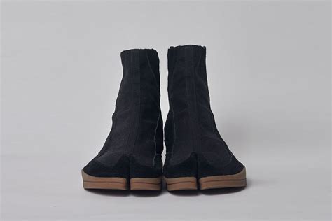Tabi Footwear A Guide To The Japanese Split Toed Shoe