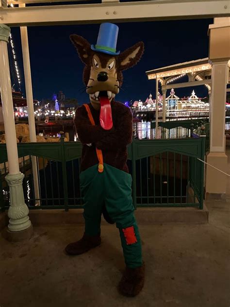 Big Bad Wolf Disneyland