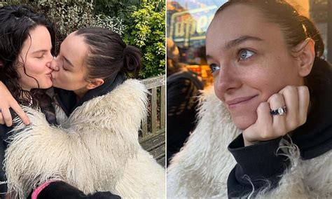 Samantha Mortons Actress Daughter Esmé Creed Miles 25 Confirms Her