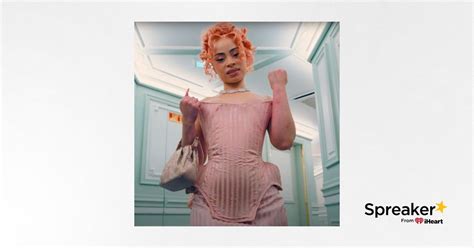 Watch Ice Spice Twerk At Paris Fashion Week With Anok Yai And Suni Lee In