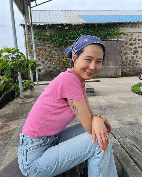 셀럽들의 여름철 두건 스타일링 Style 읽을거리 에스콰이어 코리아 │ 패션 매거진 패션 잡지 남성지