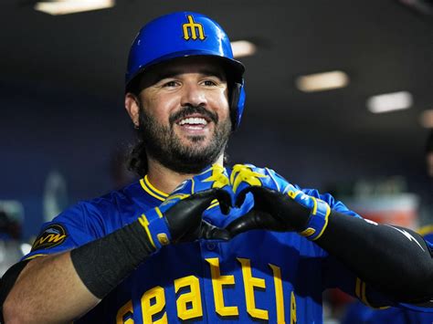 Eugenio Suárez Cierra La Zafra Al Frente Del Bateo Líder En Deportes