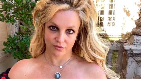 Britney Spears Fans Panic After She Mysteriously Deletes Instagram