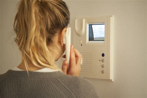 Intercom System For Apartment Building Los Angeles Select Best Installer Onboard It Tech