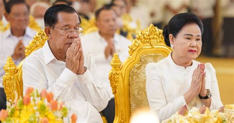 សម្ដេចតេជោ ហ៊ុន សែន និងសម្ដេចកិត្តិព្រឹទ្ធបណ្ឌិត ប៊ុន រ៉ានី ហ៊ុនសែន