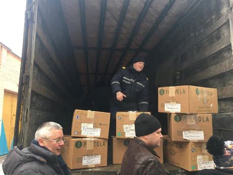 Процес триває фури завантажують гуманітарною допомогою ФОТО Житомирська обласна військова