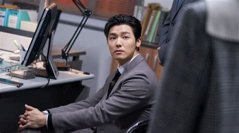 Han Jun Kyung Di Serial Celebrity Bukan Red Atau Green Dia Beige Flag