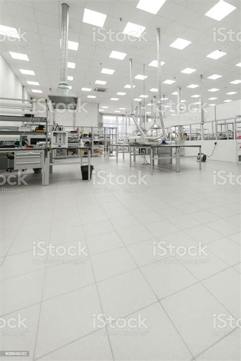 전자 인쇄 회로 기판의 제조를 위한 공장 워크숍 표면 장착 및 선 조립 건강관리와 의술에 대한 스톡 사진 및 기타 이미지 건강관리와 의술 공장 산업 건물 공학