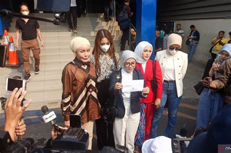 Begini Suasana Saat Pemotretan Foto Bugil Miss Universe Indonesia