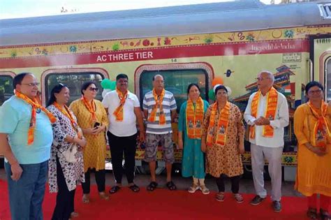 Badri Kedar Kartik Swami Express Departs From Mumbai On Its Maiden