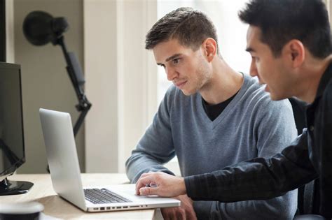 synchronous vs asynchronous learning how to use both