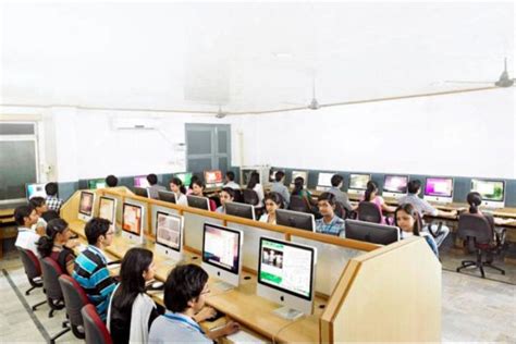 SRM University Chennai Admission Courses Fees Placement Cut Off