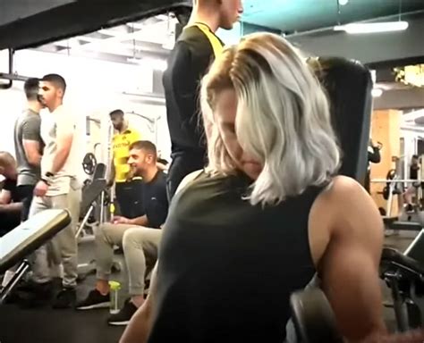 Muscle Girl Lifts Amid A Sea Of Weaker Men By Bigelowmax On Deviantart