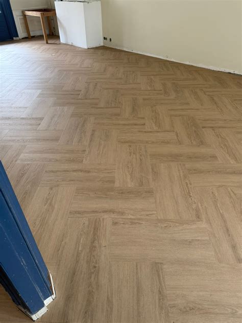 J Van Leeuwen J Van Leeuwen Woon En Projectstoffering