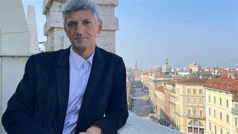 Saronno Silighini Ha Terminato Le Riprese Di The Fake World Il Saronno