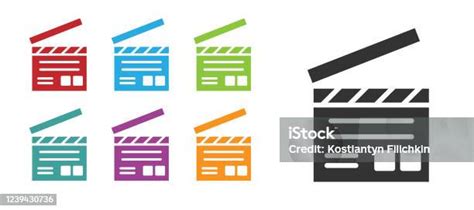 흰색 배경에 격리 된 검은 영화 클래퍼 아이콘입니다 필름 클래퍼 보드 클래퍼 보드 기호입니다 영화 제작 또는 미디어 산업 다채로운 아이콘을 설정합니다 벡터 일러스트레이션