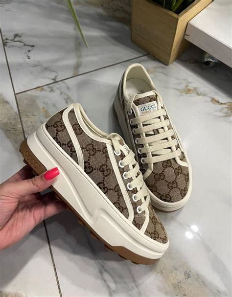 Кеди — ціна 3680 грн у каталозі Кеди Купити жіночі речі за доступною ціною на Шафі Україна