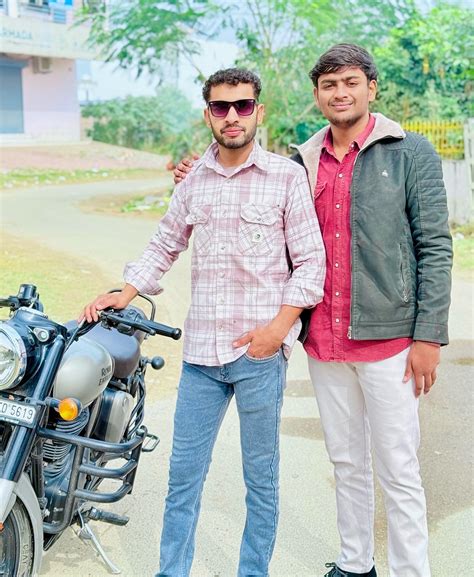 🅰🅸🅱🅷🅰🆅 vaibhav sdk instagram photos and videos