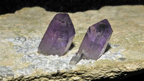 Hitachis Holography Electron Microscope Reveals The Secrets Of