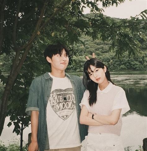 완 건강한 관계를 맺고 싶다면 가족이나 연인 친구처럼 아주 가까운 사이일수록 때로는 조금 뒤로 물러나 약간의 거리를 두고 바라보는 자세가 필요합니다 너무 가까이