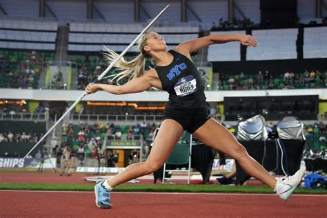 a beginner s guide to track and field throwing events running warehouse