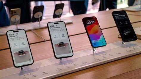 IOS Glitch Users Complain IPhones Automatically Switching Off Claims Report Mint
