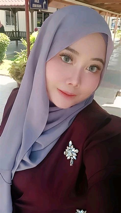 How A Recent Graduate Can Achieve Their Career Goals Nur Amalina Abdullah Posted On The Topic