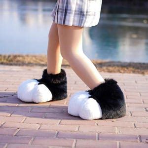 Comfort Whiteandblack Outdoor Feet Paws Soft Plush Furry Slippers For