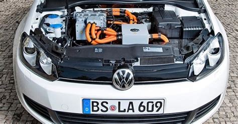 폭스바겐 골프 전기차의 보닛내부 최초 공개