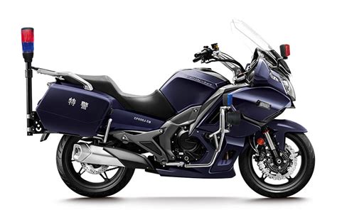 铁骑春风650铁骑春风大山谷图库