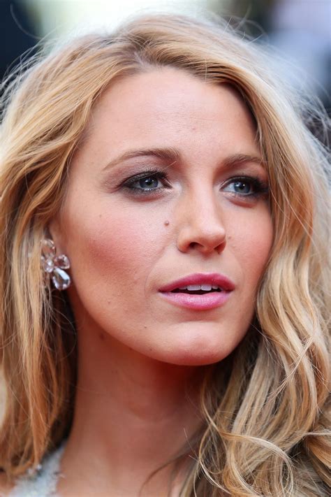 Blake Livelys Half Up Half Down Hairstyle Is Super Versatile British