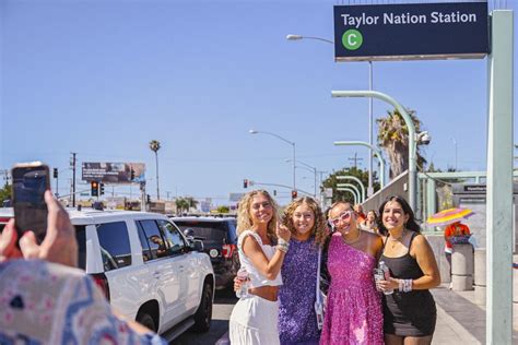 Photos Swifties Descend On Sofi For Taylor Swifts The Eras Tour