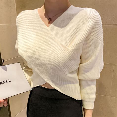 다미님 컬러 브이넥 니트 랩 긴팔 브이넥 언발 골지 티셔츠 벌룬 퍼프 오프숄더 크롭 셔링 프릴 레이스 리본 체크 도트 플라워 단가라 캐주얼 페미닌 하객룩 결혼식 패션