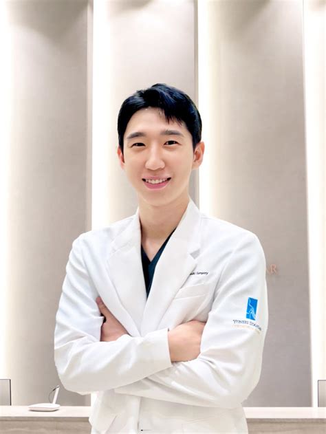 척추관협착증 치료법의 발전… 수술이 답이 아니라면