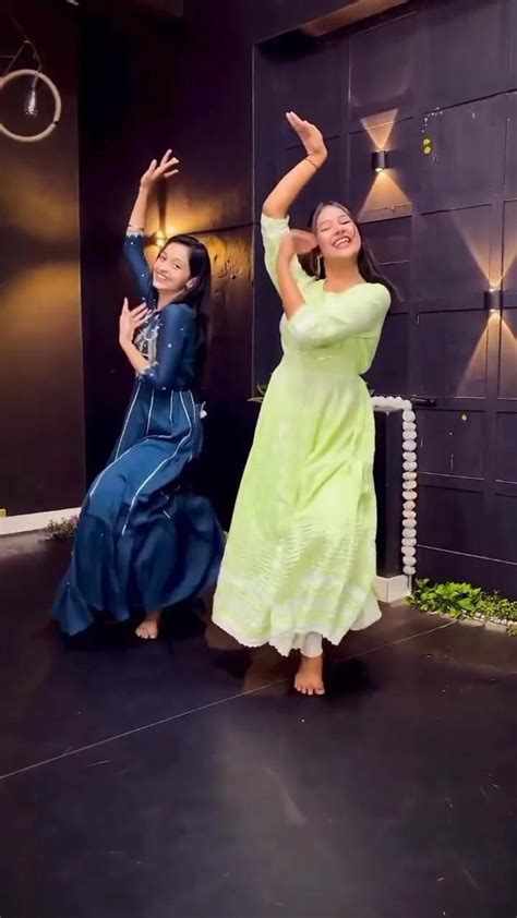 Pin By 雨恩 謝 On 快速儲存 Best Wedding Dance Simple Dance Aesthetic