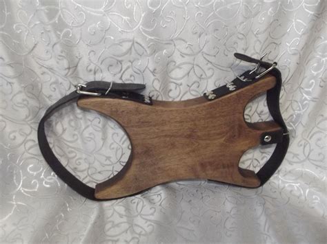 Mature Bdsm Restraint Fastening The Neck And Wrists Leather Sex Toys