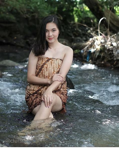 Asian Model Girl Kebaya Ao Dai Sarong Asian Beauty Bathing Slip Dress Nude