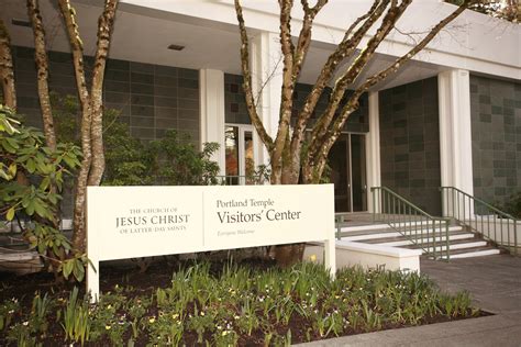 Portland Oregon Temple Visitors Center Opens