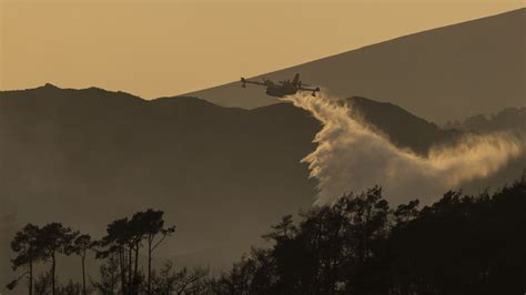 ЕК финансира с 600 млн евро покупката на нови самолети за борба с пожарите Новини бг
