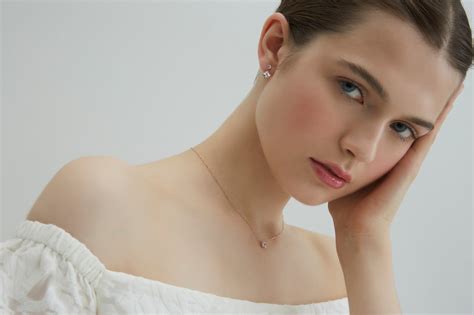 슬기로운 커플들을 위한 10k 골드 런칭 🌟 종로 커플링 💍 당신의 매력을 더해주는 똑똑한 선택 👍 같은 디자인과 품질의 커플링을 부담없이 합리적인 가격에 만나