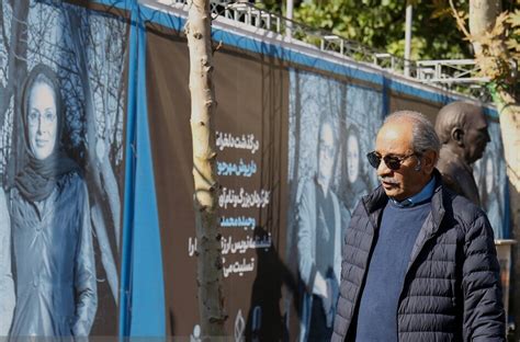 مراسم تشییع و خاکسپاری پیکر داریوش مهرجویی و همسرش عکس و فیلم