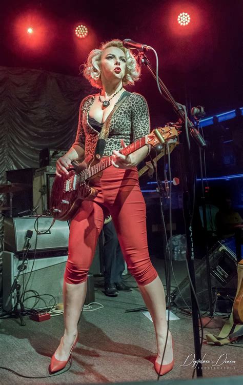 Samantha Fish Female Musicians Female Guitarist Rocker Girl